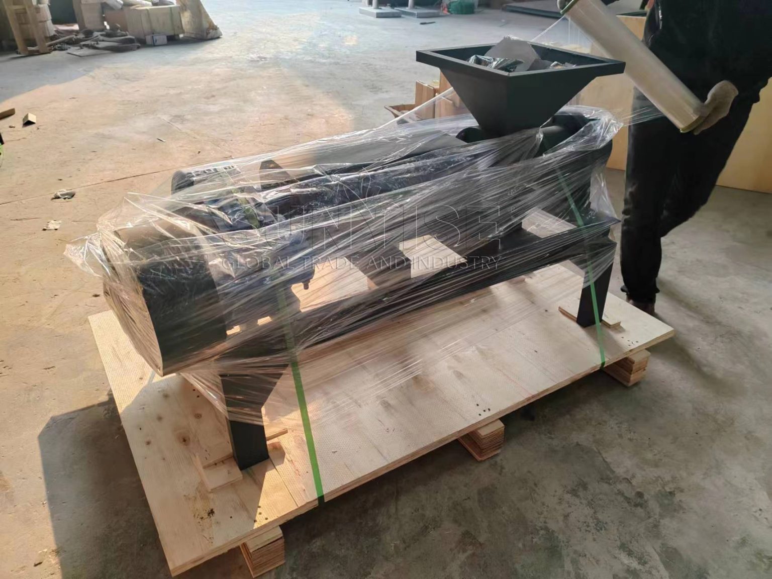 Rod extruder is being delivered to Cyprus – carbonization machine ...